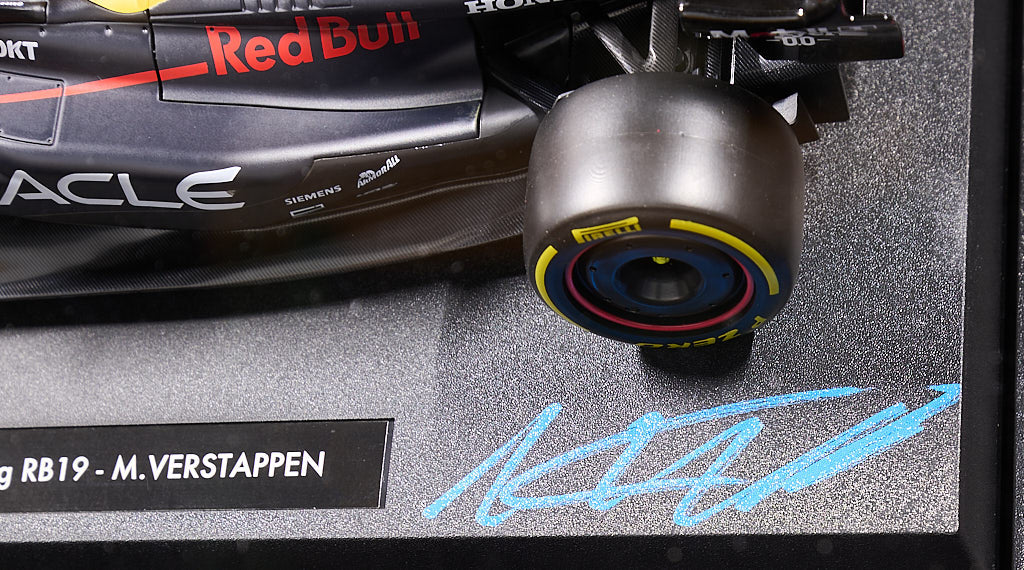 Max Verstappen Photo with Authenticated Signed Model F1 Red Bull Car ...